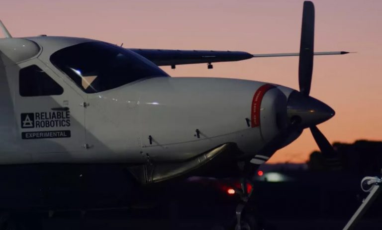 How Was This World's First Flight Without a Pilot Possible? - The HyperHive