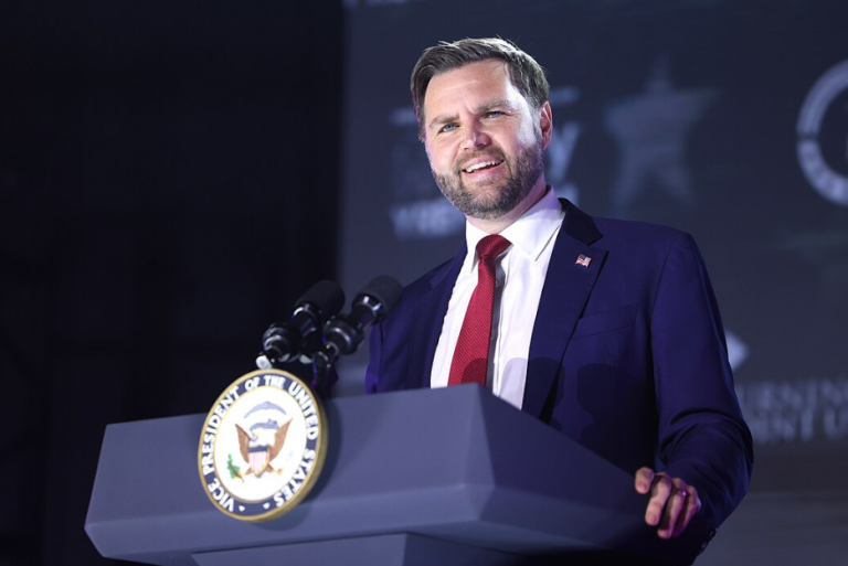 Vance Says ICE Agent in Minneapolis Shooting Has “Immunity” - The HyperHive